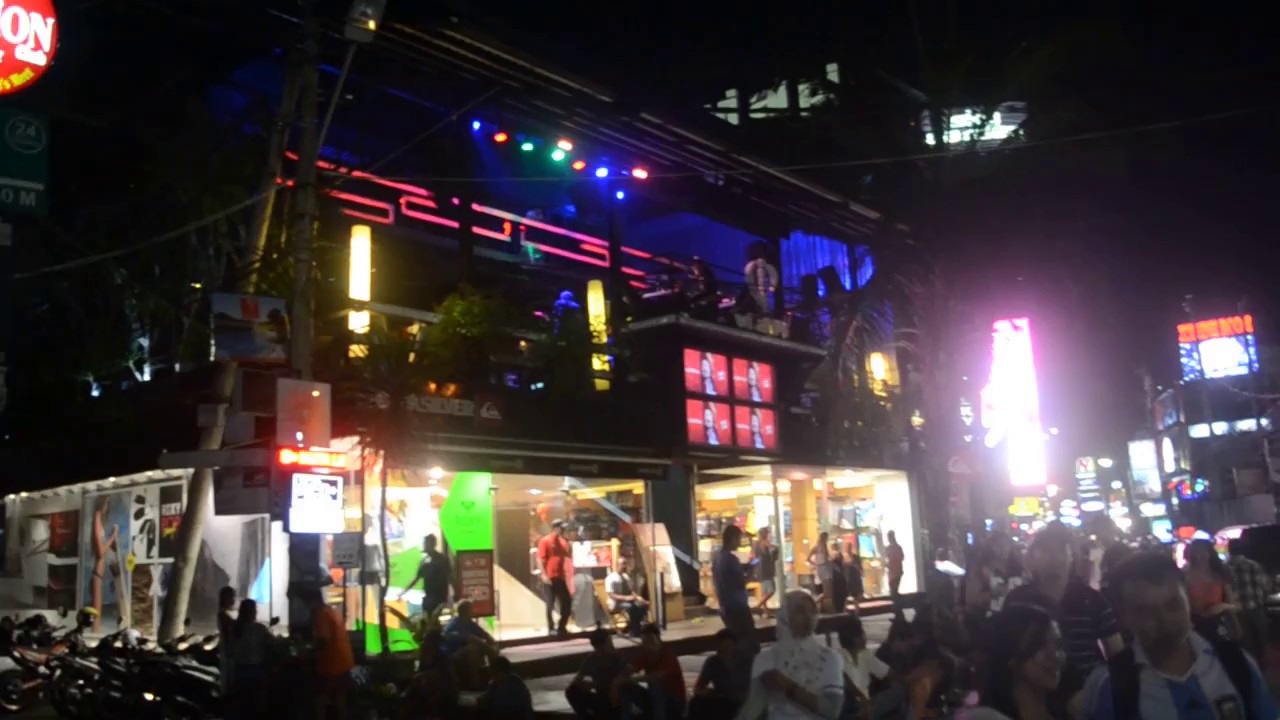 Suasana Malam Di Jalan Legian Bali Yang Seru Abis - YouTube