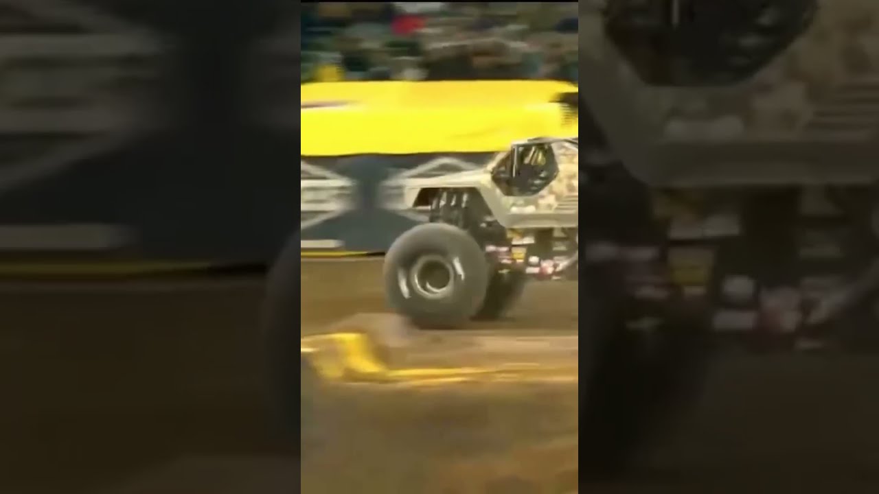 Big air from Kayla Blood 😱 - Monster Jam - YouTube