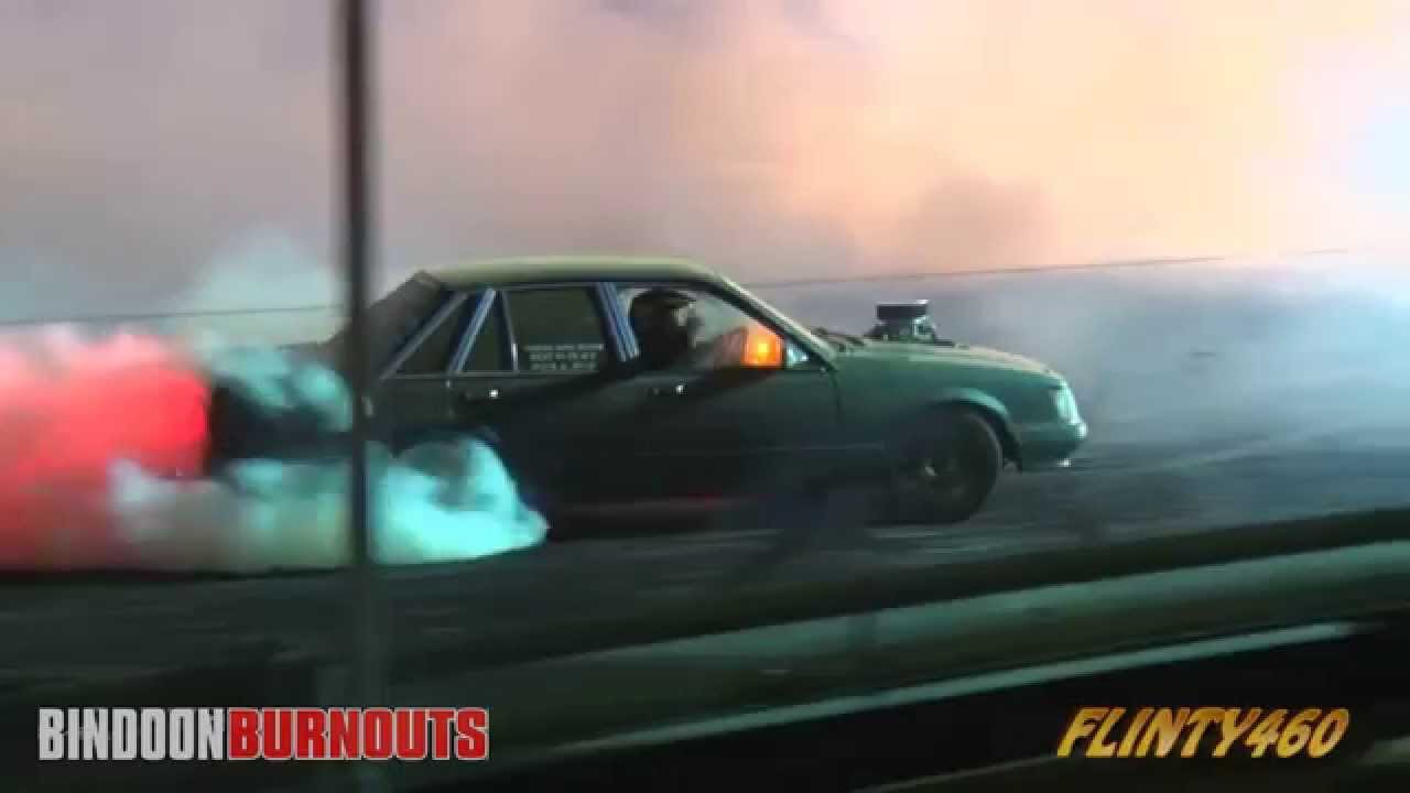 SHREDDER tearing it up at Bindoon Burnouts - YouTube