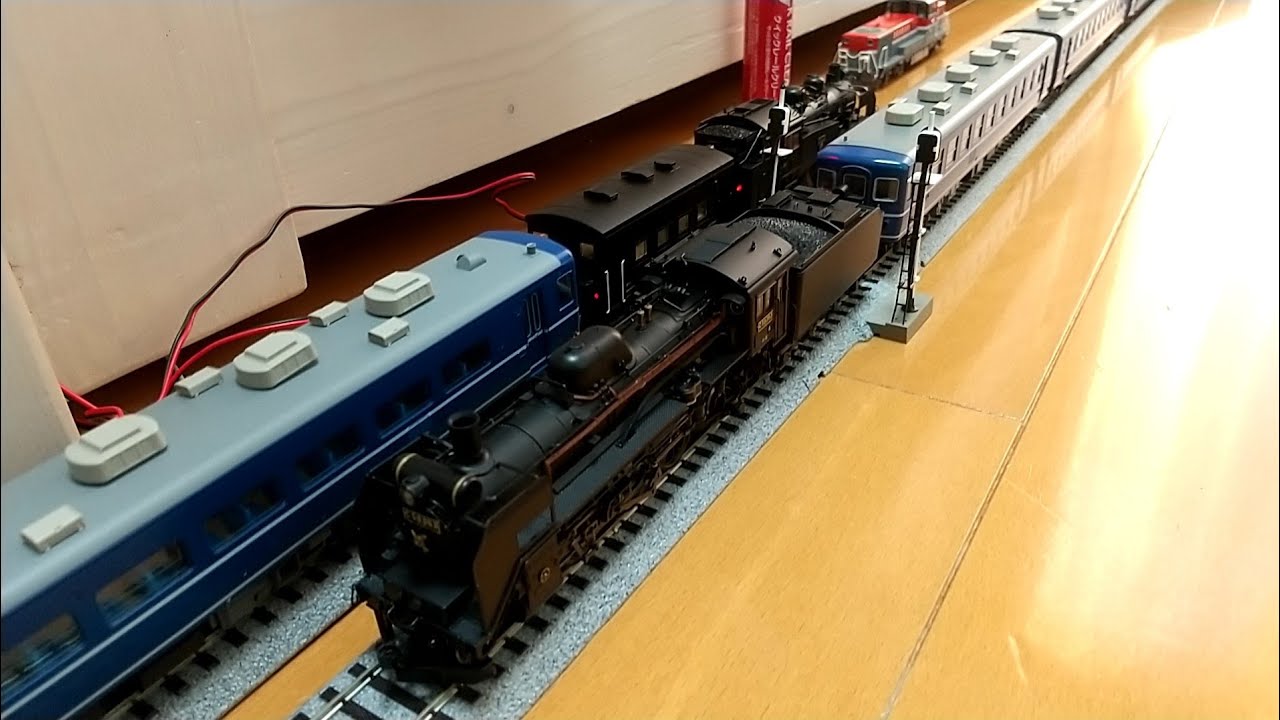 【鉄道模型】16番（HO）/天賞堂プラ製蒸気機関車の競演!!C58 363号機パレオエクスプレスタイプとC11 171号機JR北海道タイプを走らせます！ - YouTube