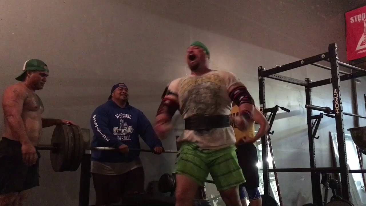 495 pound bench press EASY! - YouTube