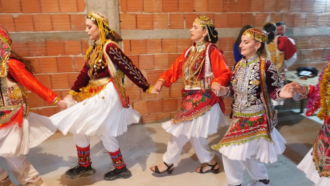 Katjushka - Valle me veshje tradicionale Librazhdiote 💃🔥🇦🇱 - YouTube