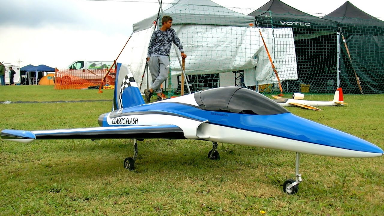 CLASSIC FLASH RC HIGH SPEED TURBINE MODEL JET FLIGHT DEMO / Euroflugtag ...
