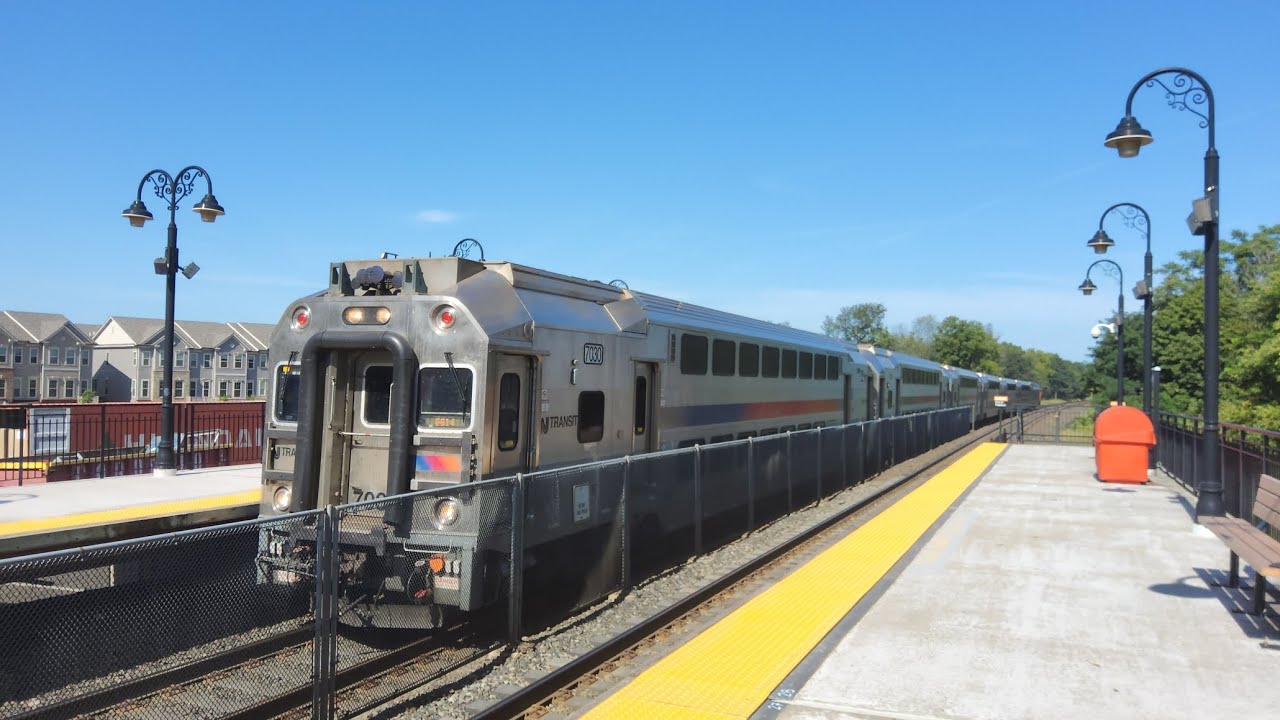 New Jersey Transit Action on the Raritan Valley Line at Somerville ...