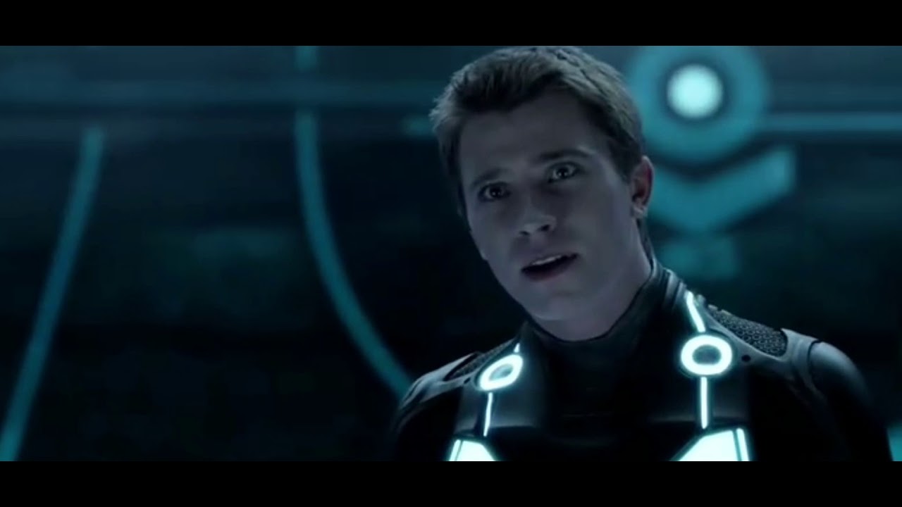 Tron Legacy game fight scene - YouTube