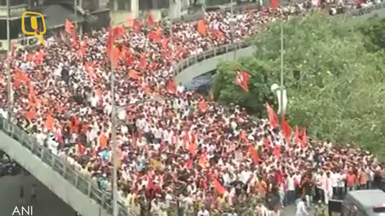 Maratha Kranti Morcha: Thousands of Marathas Engulf Mumbai for a Silent ...