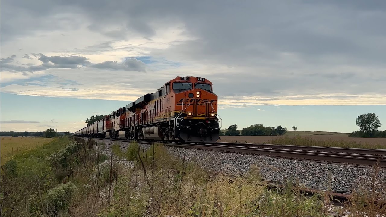 Very fast BNSF Grain train! BNSF Transcon: Marceline sub..9/22/23 - YouTube