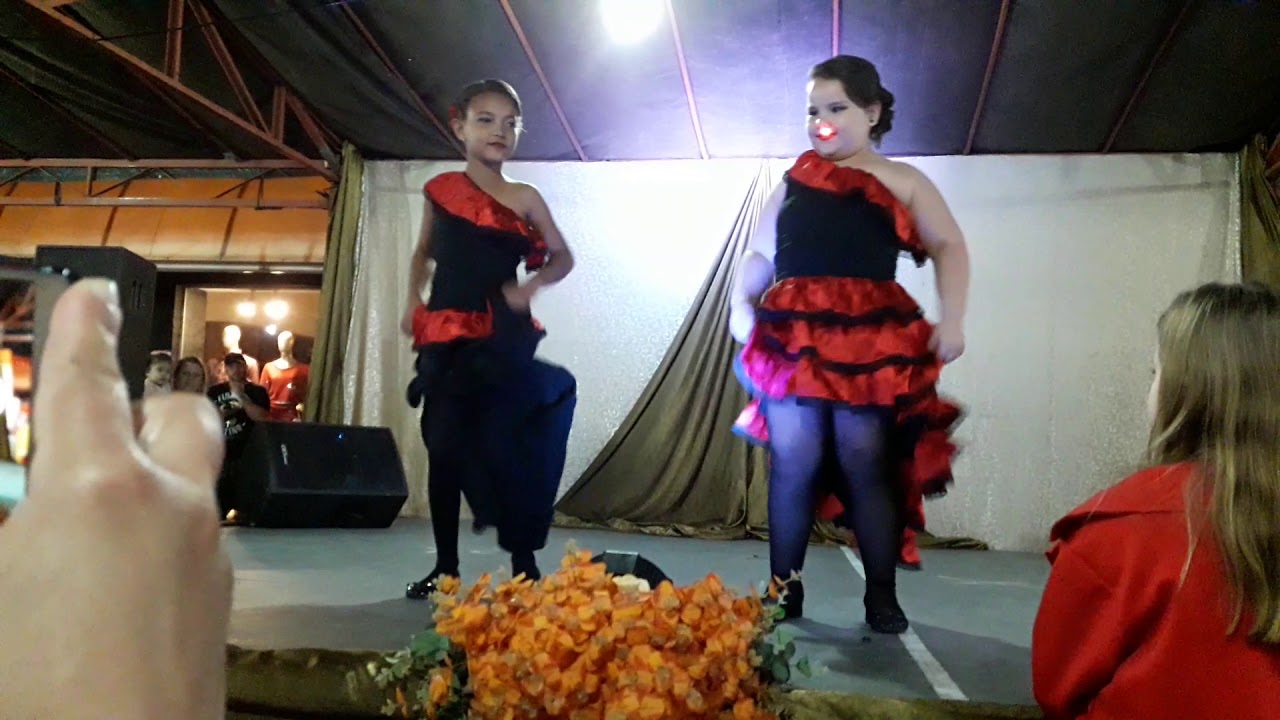 Minha dança espanhola😙 - YouTube
