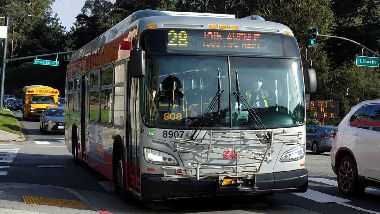 SF Muni 2018 New Flyer XDE40 8907 on Route 28 19th Avenue - YouTube