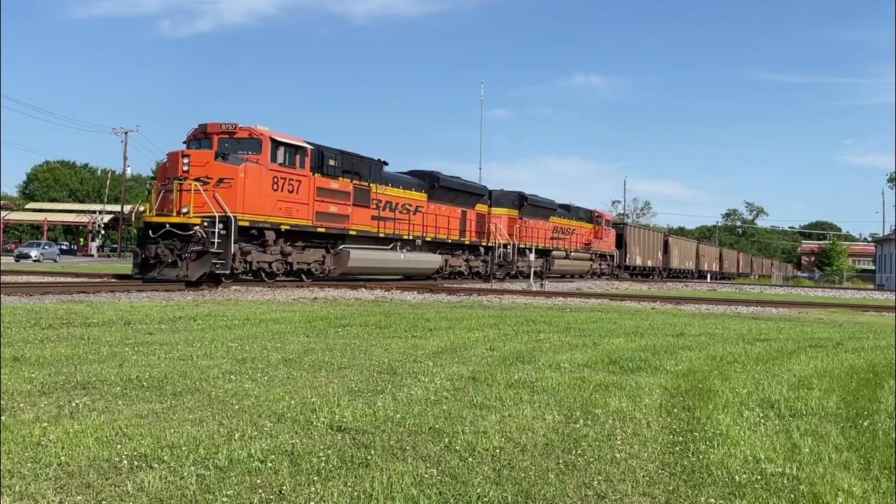 BNSF 8757 North CN C705 Hattiesburg, MS 5/11/24 - YouTube