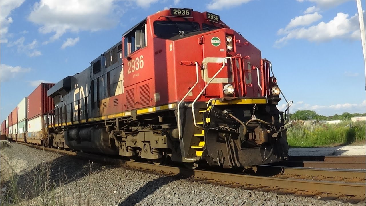 CN 2936 CN 2834 Southbound Intermodal 08-30-2021 - YouTube