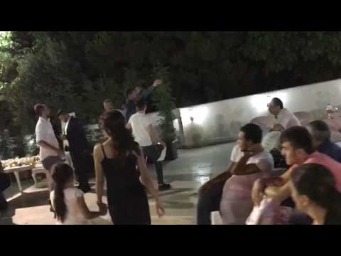 Davul-Zurna Eşliğinde Havuza Dalmak