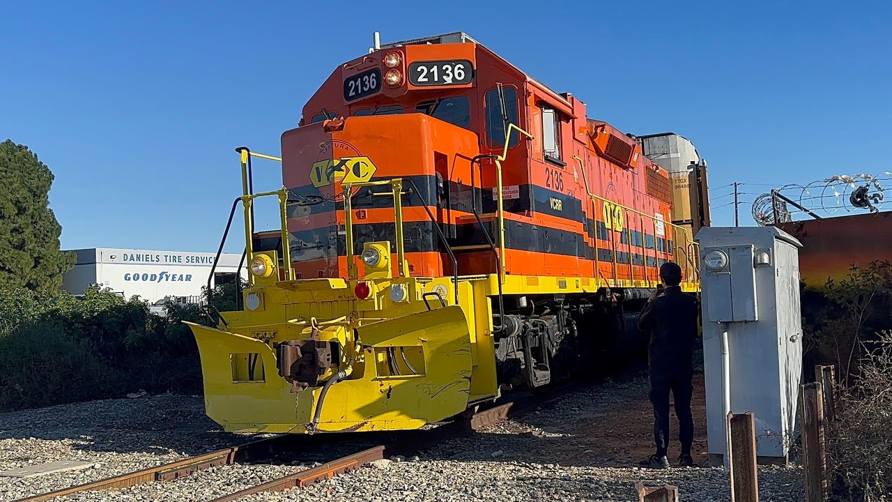 VCRR 2136 moving autoracks - YouTube