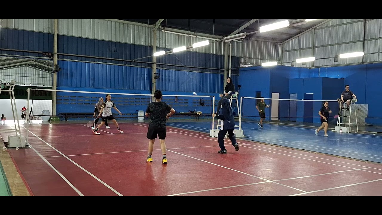 Fun Mabar Badminton_Ela/Dewi vs Mita/Marin - YouTube