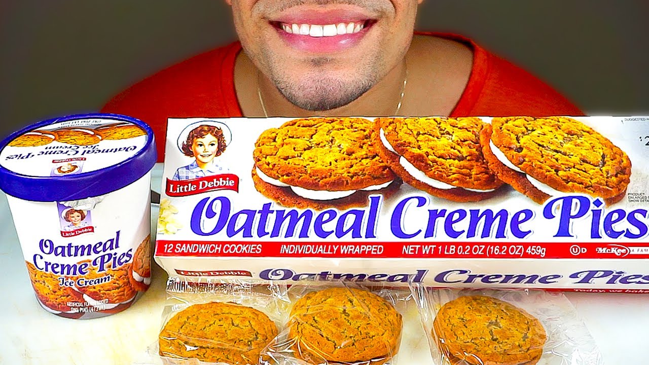 ASMR LITTLE DEBBIE OATMEAL CREME PIES MUKBAN EATING SOUNDS SWEETS CANDY ...