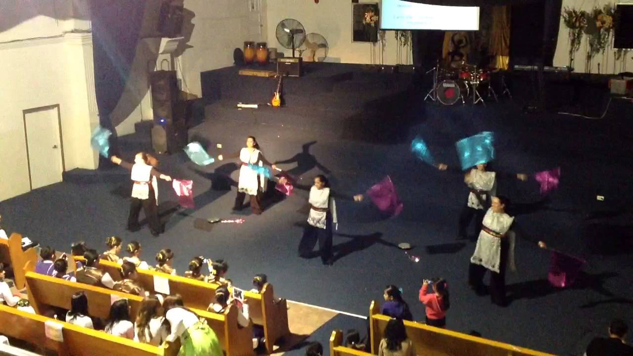 Danza con banderas, equipo Danzando En Tus Pasos - YouTube
