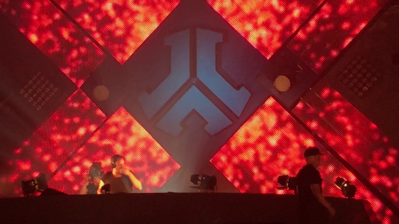 Defqon.1 | BLUE | 23.06.2017 [Make the Crowd Move] - YouTube