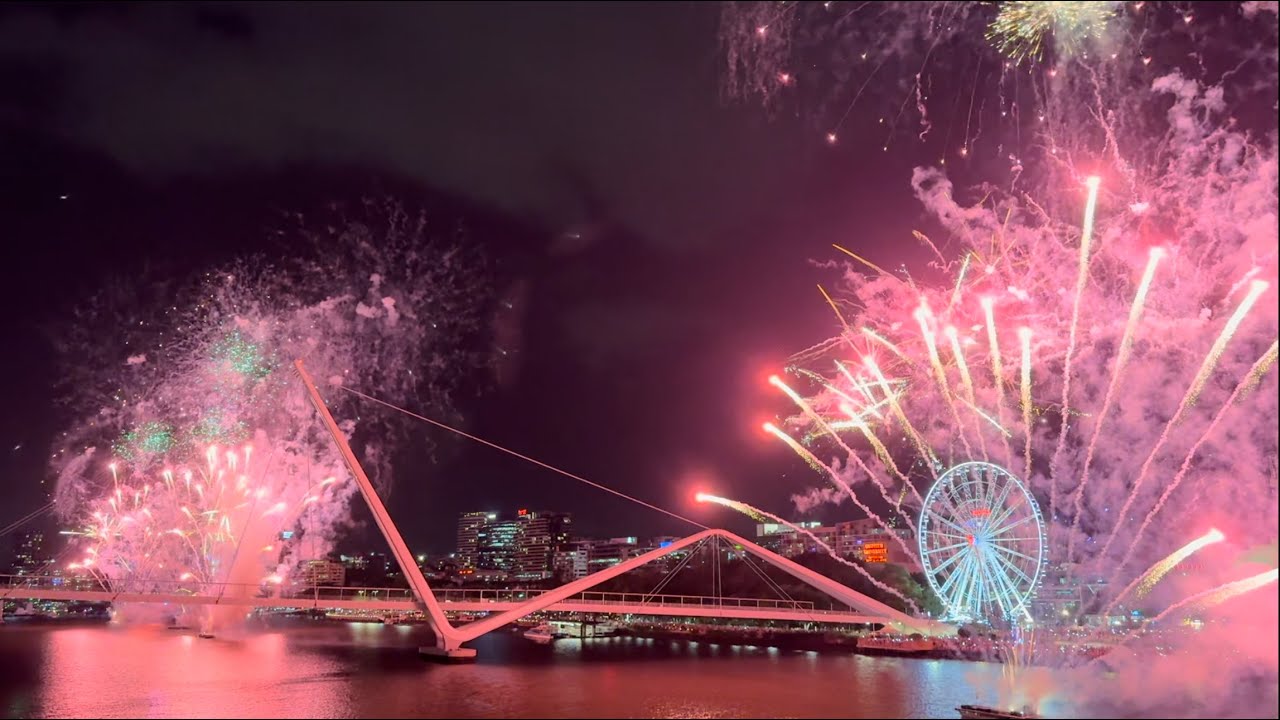 The World’s Most Stunning Firework 🎄 New year Night 2024 in Brisbane ...