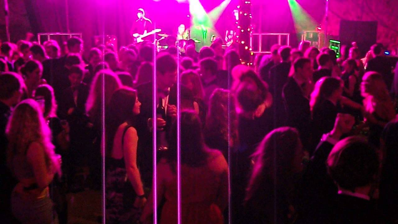 SURROUND - Crazy (Gnarls Barkley) - Live @ St. Andrews Uni Welly Ball ...