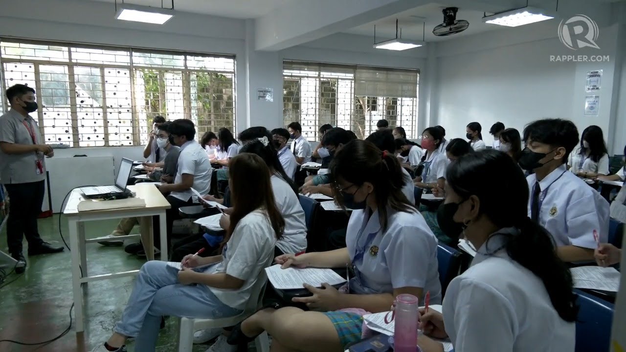 With masks now optional, students still choose to wear them - YouTube