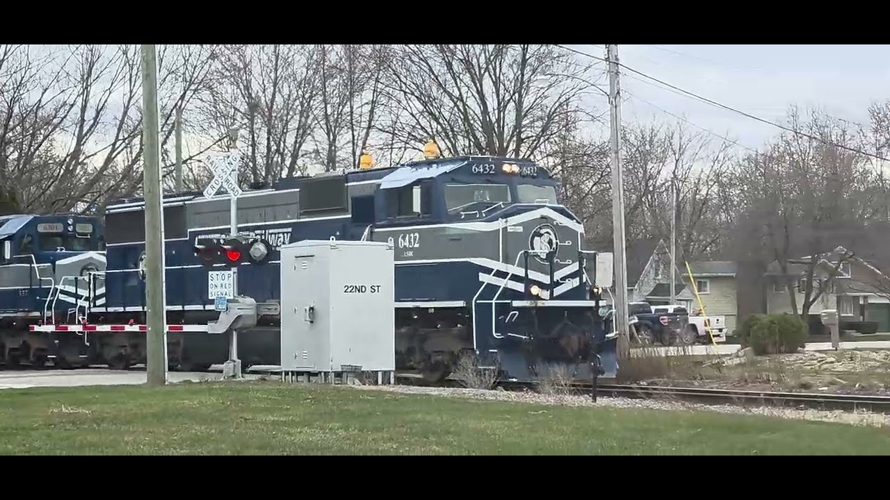 LSRC 6432, LSRC 6301, & LSRC 4308 Northbound Bay City/Essexville - YouTube