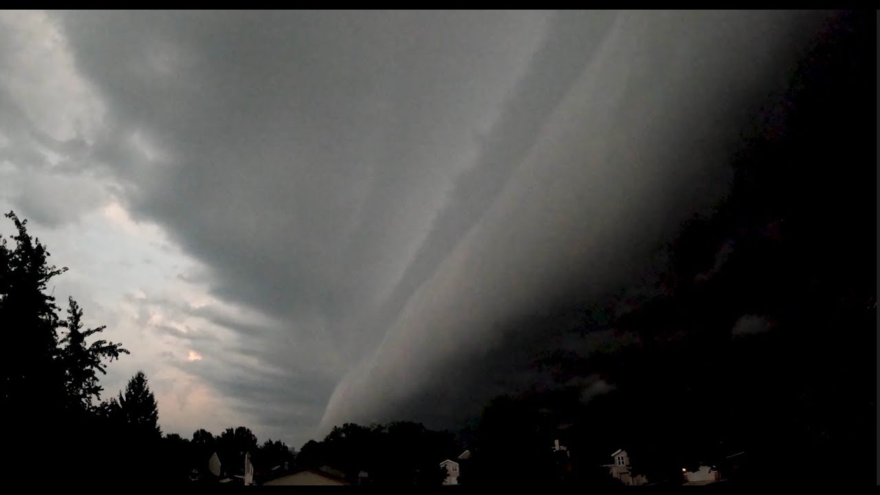 Epic Shelf Cloud Splitting the World in Two - YouTube
