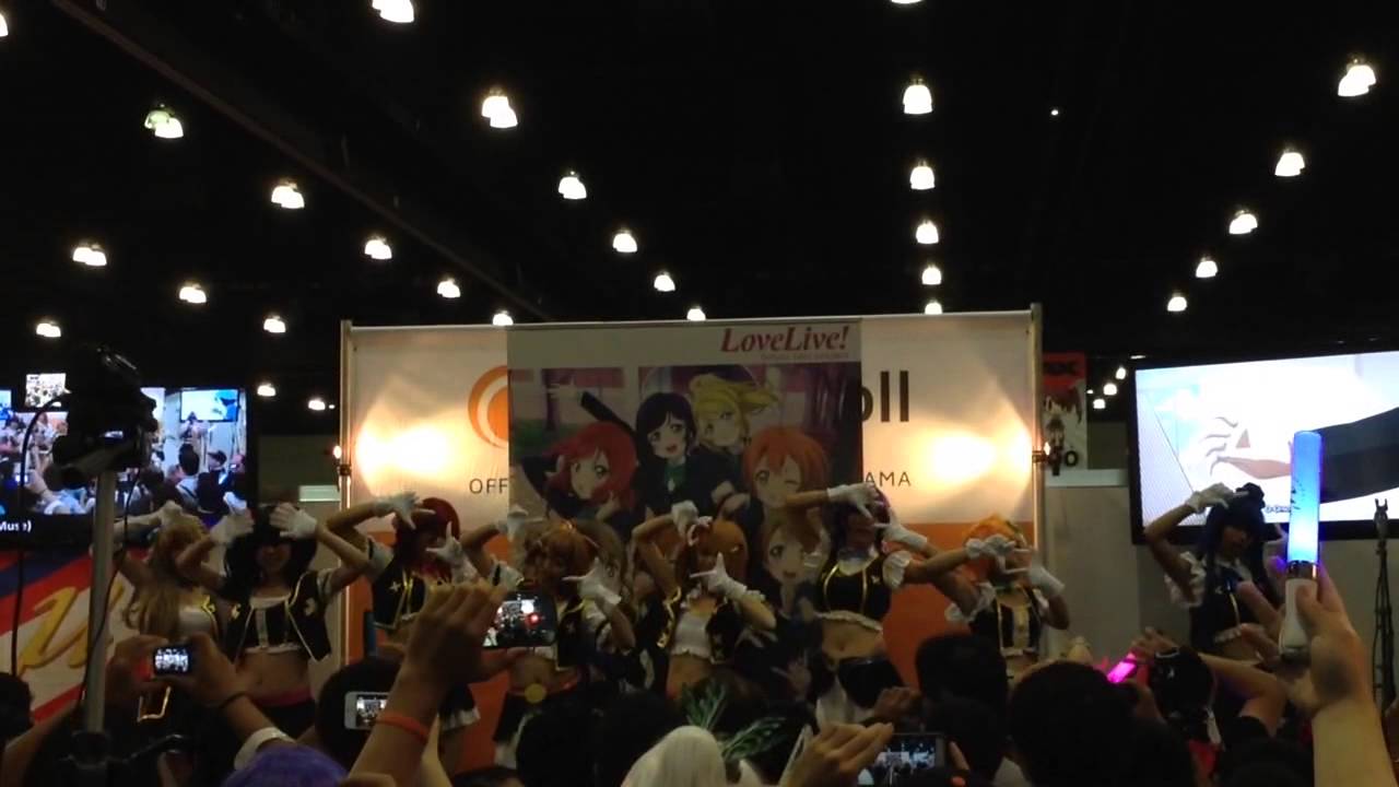 Love Live's u's Performing at the Crunchyroll Booth - YouTube