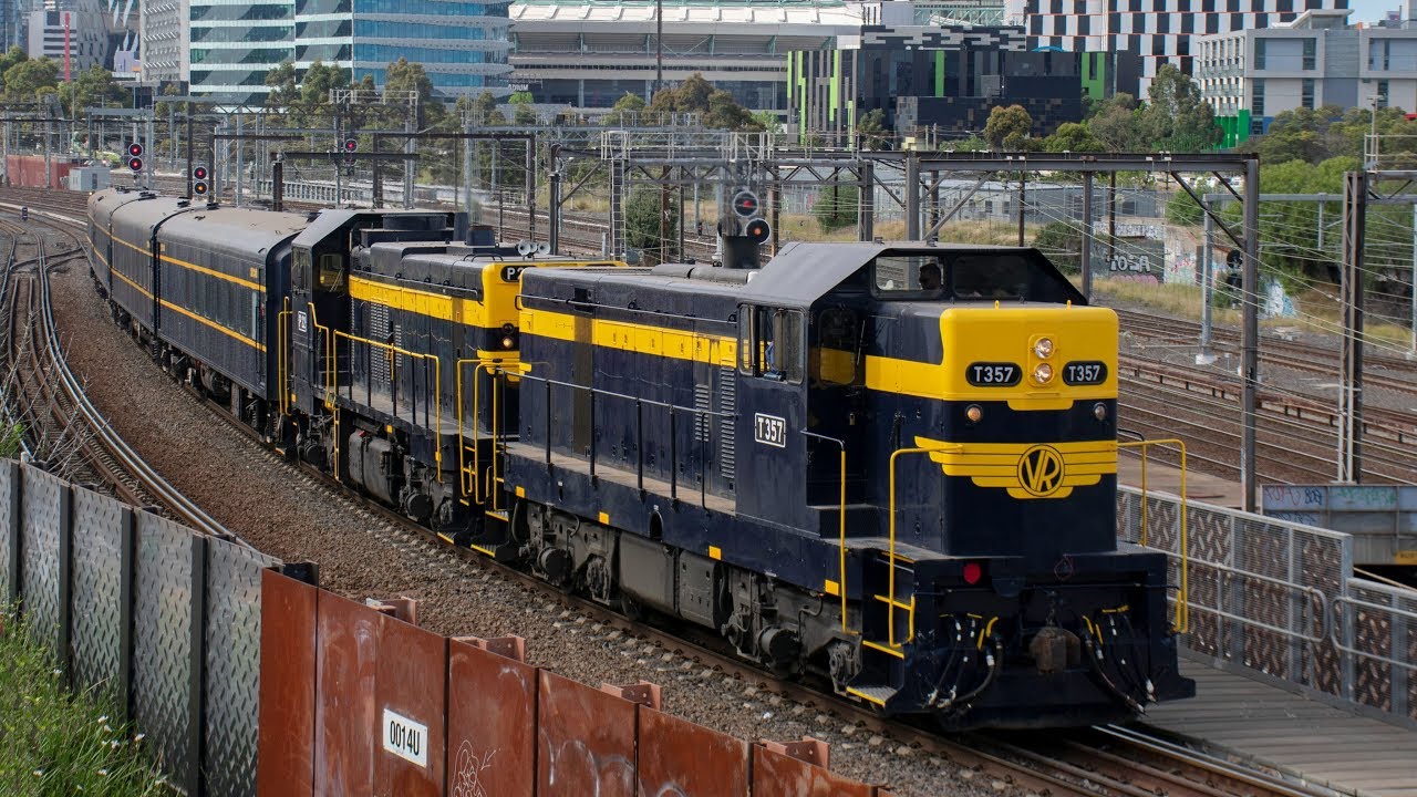 Diesel Locmotives on an Interstate Express! (SRHC's Albury SG tour ...
