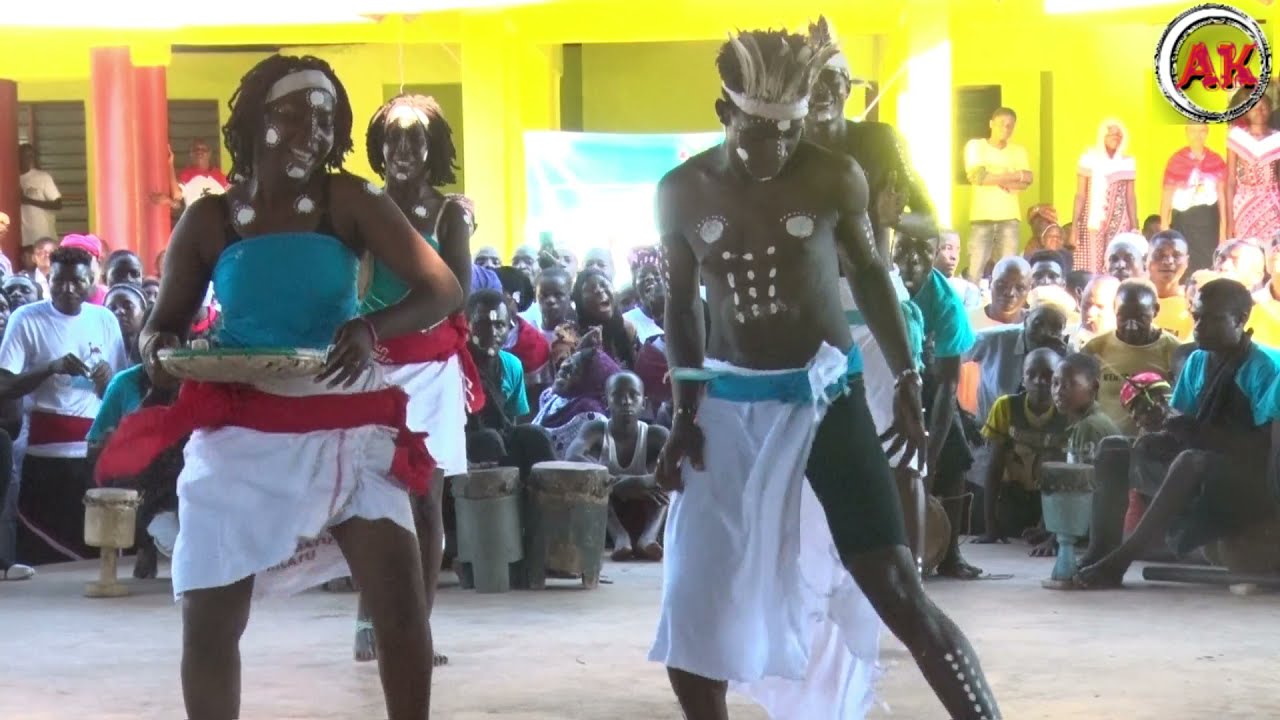 Kinondo Makonde Dancers - YouTube