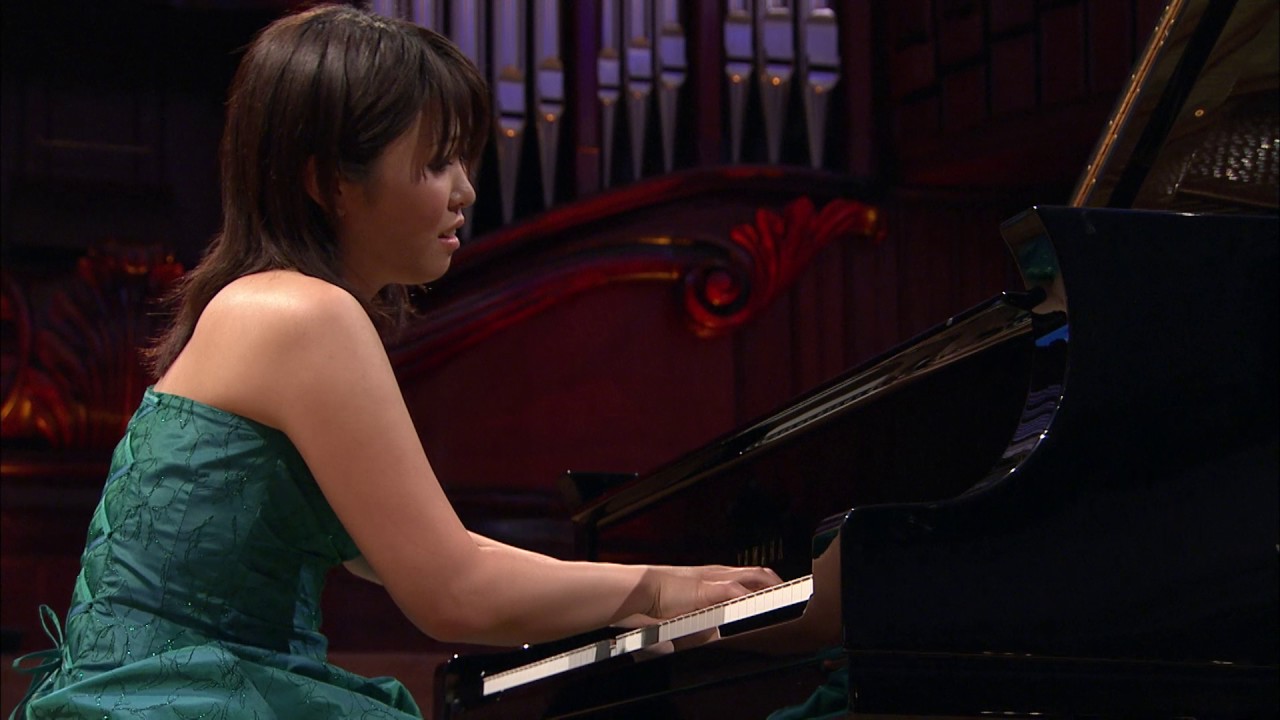 Rina Sudo– Prelude in C sharp minor, Op. 45 (second stage, 2010) - YouTube