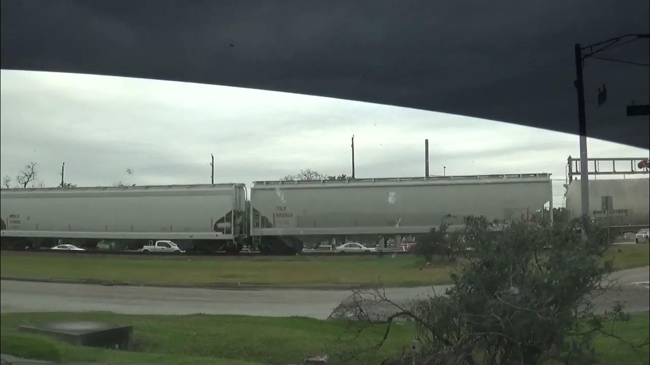 UP 6912 Brand New Paint Scheme Leads Manifest Magnolia,Tx - YouTube