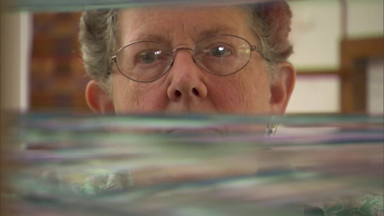 Weaving with Edwina Bringle - YouTube