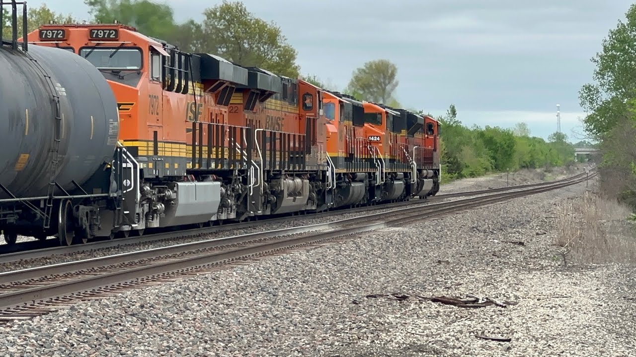 Awesome Lashup on an EB manifest with 2 SD60Ms trailing!! - YouTube