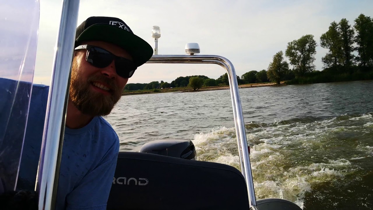 EERSTE KEER WAKEBOARDEN ACHTER DE BOOT - video by @adVANture - YouTube