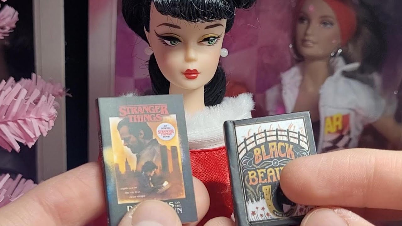 Libros miniatura, Abro cápsula Mini Brands "Books" - YouTube