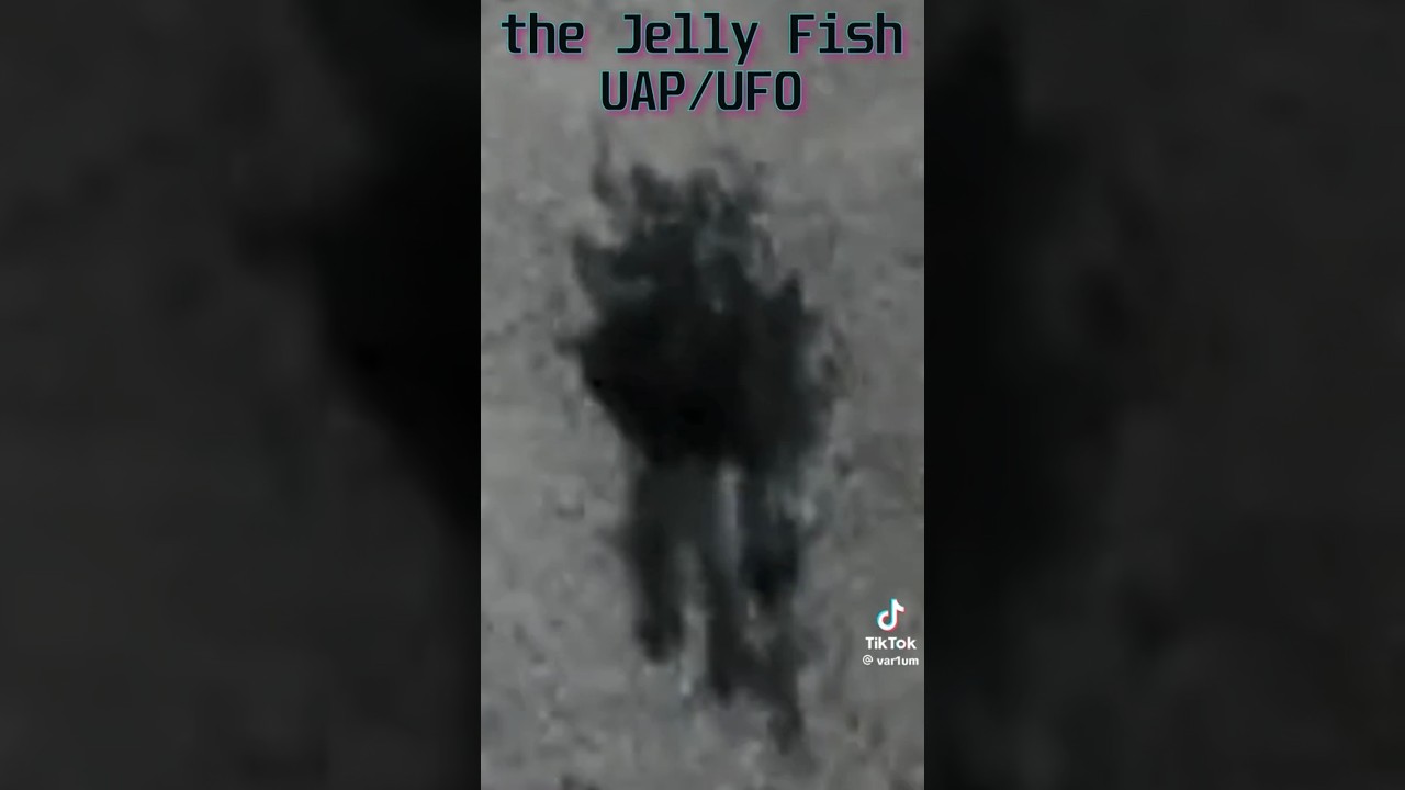 UAP over Army Base in Iraq. Famous JELLYFISH craft seen through thermal ...