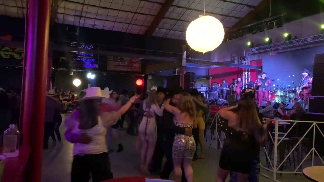 La Maquinaria Norteña en Rodeo Night Club🐂 - YouTube