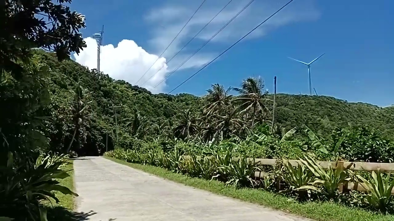 ACEN WINDMILL in HANNAH'S PAGUDPUD ILOCOS NORTE - YouTube