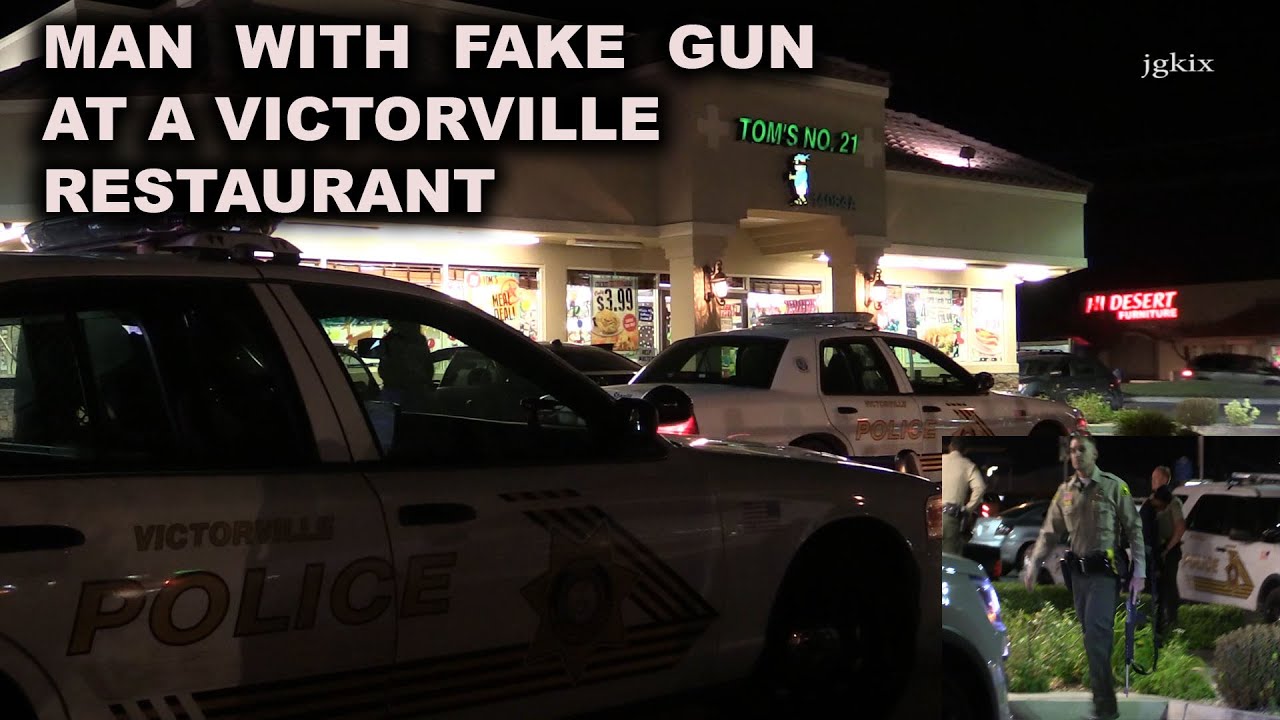 A man with Fake GUN in Victorville Restaurant - YouTube