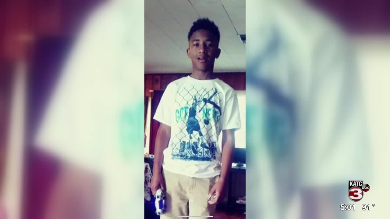 Balloon release for shooting victim - YouTube
