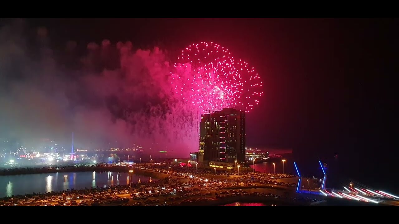 New Year Fireworks 2024 - Bahrain - YouTube