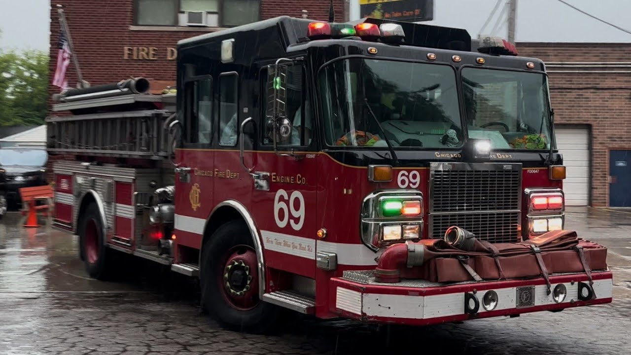 Chicago Fire Dept. Engine 69 Responding - YouTube