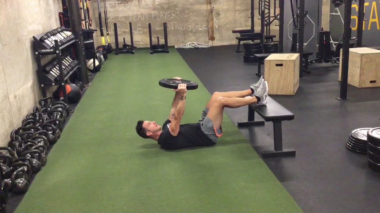 90-Degree Leg Supported Plate Press Crunch - YouTube