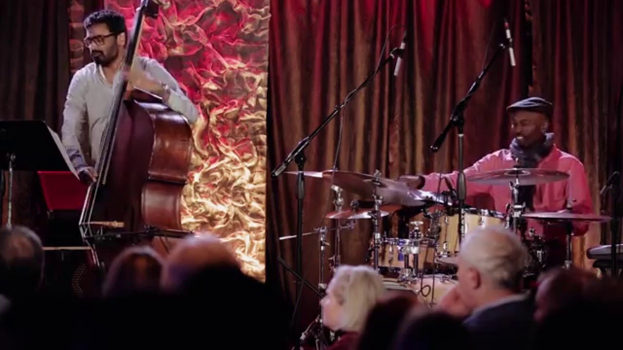 Romain Collin - Clockwork (live at the Iridium ‘15) - YouTube