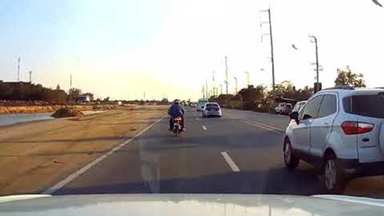 Van Dodging a Turning Car Clips Motorcyclist || ViralHog - YouTube