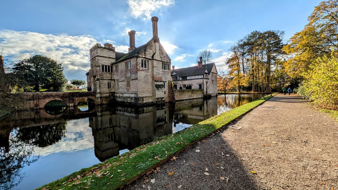 BADDESLEY CLINTON: Beautiful Elizabethan moated manor house with a ...