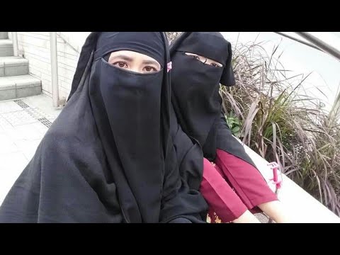 CHALLENGE ONE DAY WITH NIQAB || REAKSI TEMAN NON MUSLIM PAKAI CADAR ...