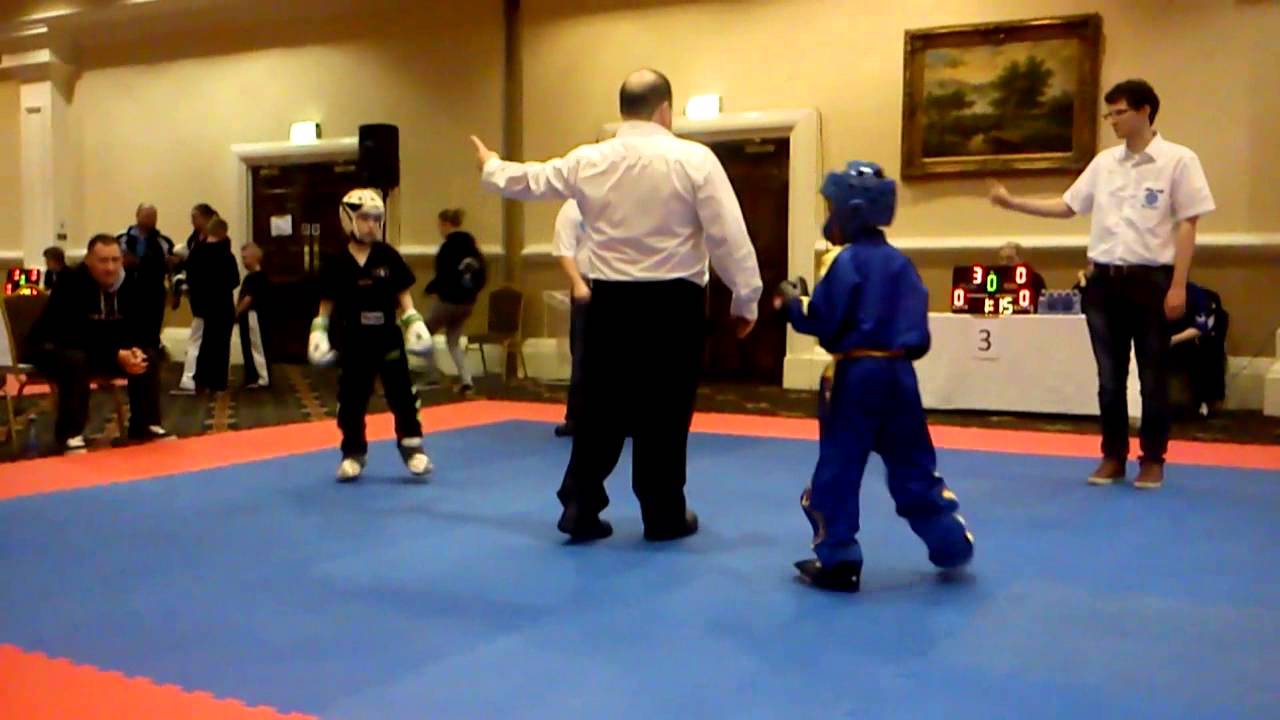 Ufc mma kid 360 spin kick 10nil win - YouTube