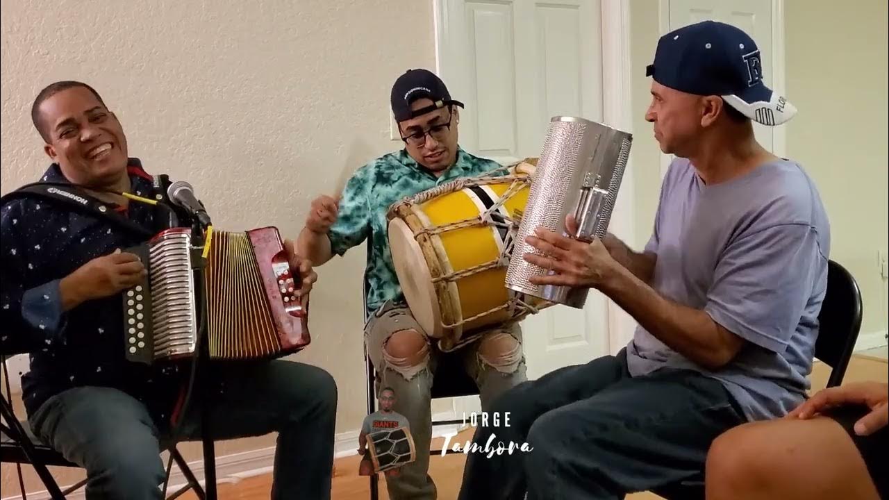 JUAN CASTILLO - EL PEQUEÑUELO - MERENGUE TIPICO A TRIO - YouTube