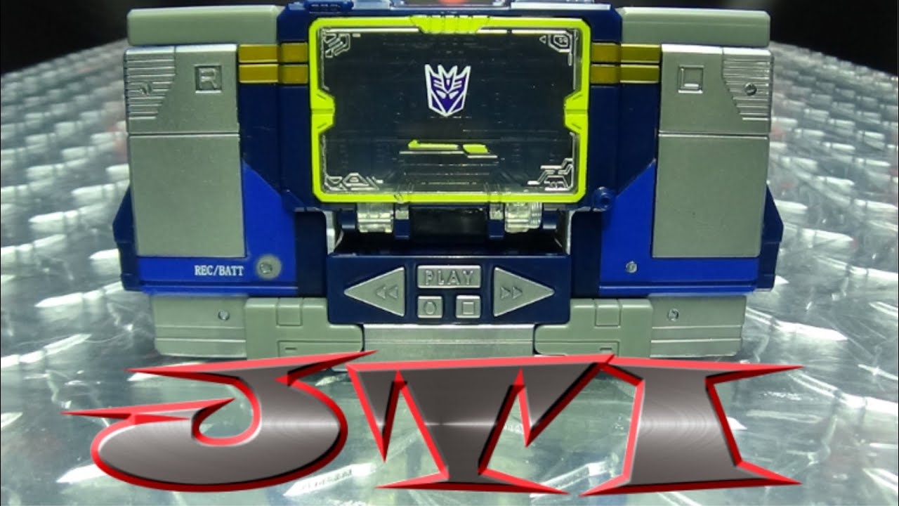 JUST TRANSFORM IT!: Netflix WFC Voyager Soundwave - YouTube